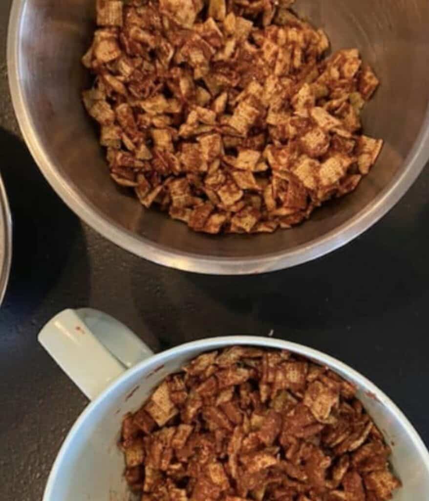 Christmas Muddy Buddies - Simply Made Eats