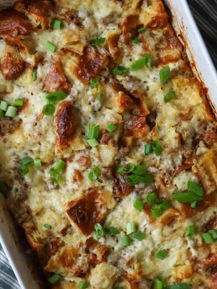 Cheesy Egg, Ham and Hashbrown Breakfast Casserole - Simply Made Eats